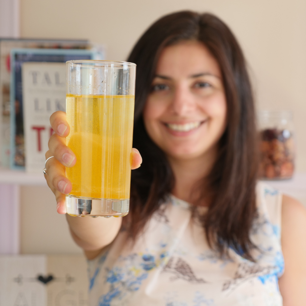 Turmeric and Apple Cider Vinegar Morning Tonic for Digestion and ...
